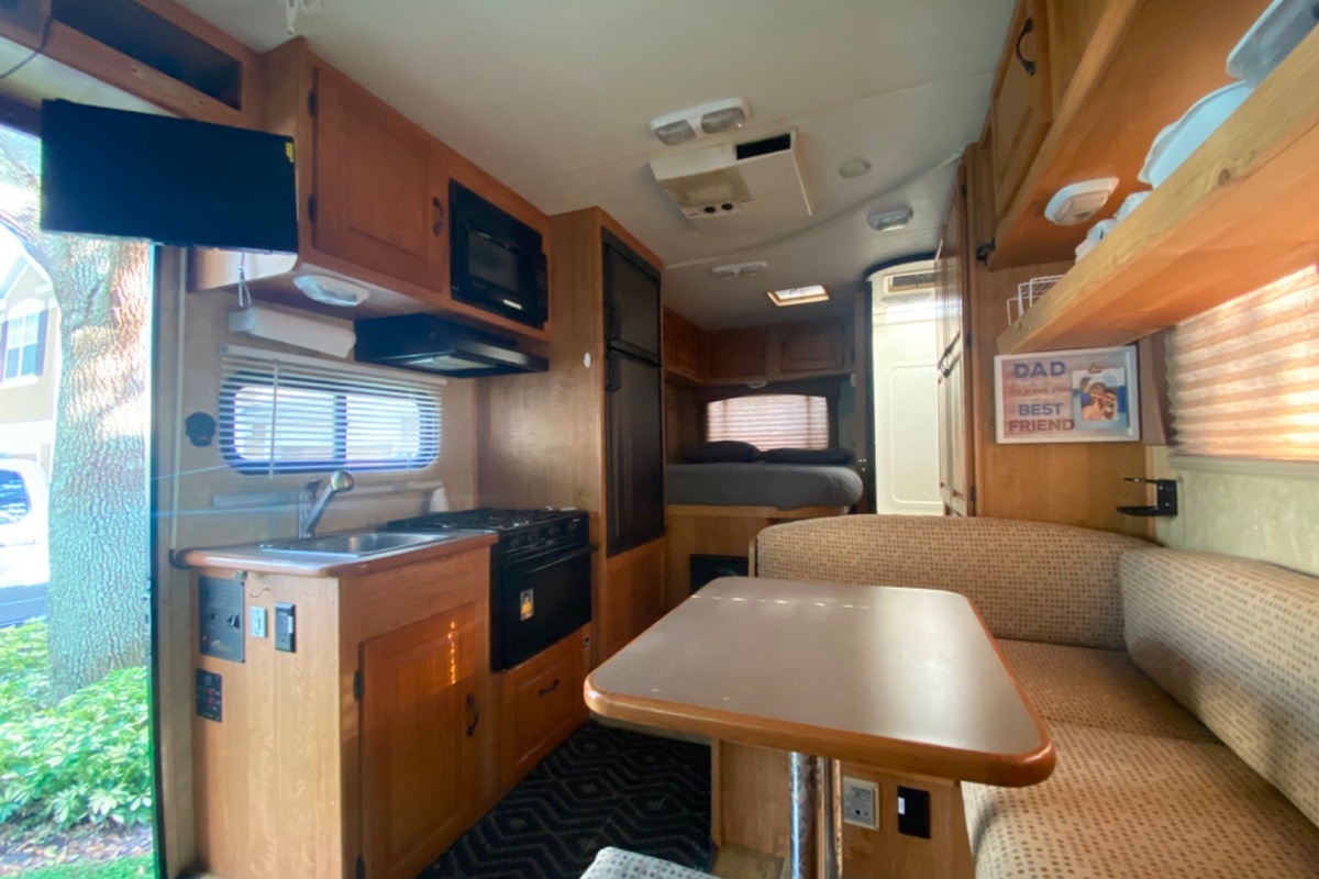 2007 Coachman Freedom Express in Orlando, FL