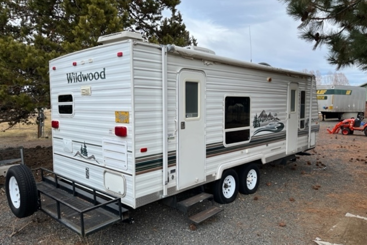 2004 Wildwood Lite by Forest River T25 SL Northwest Edition in Bend, OR