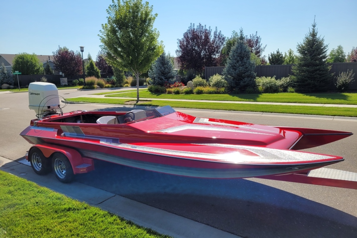 1988 Liberator Hydroplane Tunnel in Eagle, ID