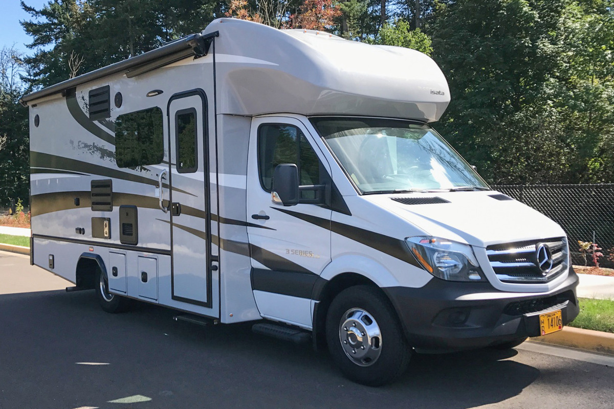 2017 Dynamax Corp Isata 3 24FW in Happy Valley, OR