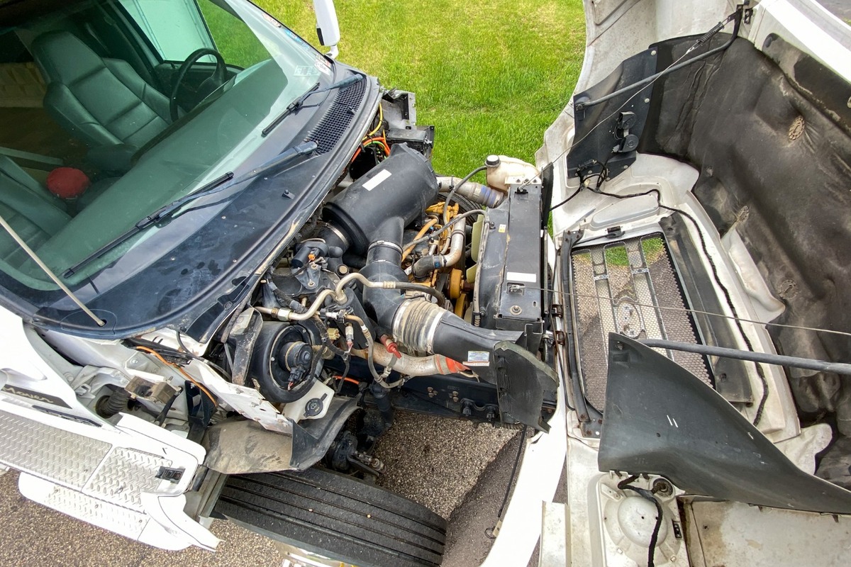 2006 Thor Motor Coach Fun Mover 39D in Prior Lake, MN