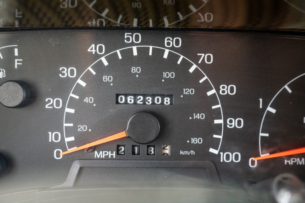 2006 Thor Motor Coach Fun Mover 39D in Prior Lake, MN