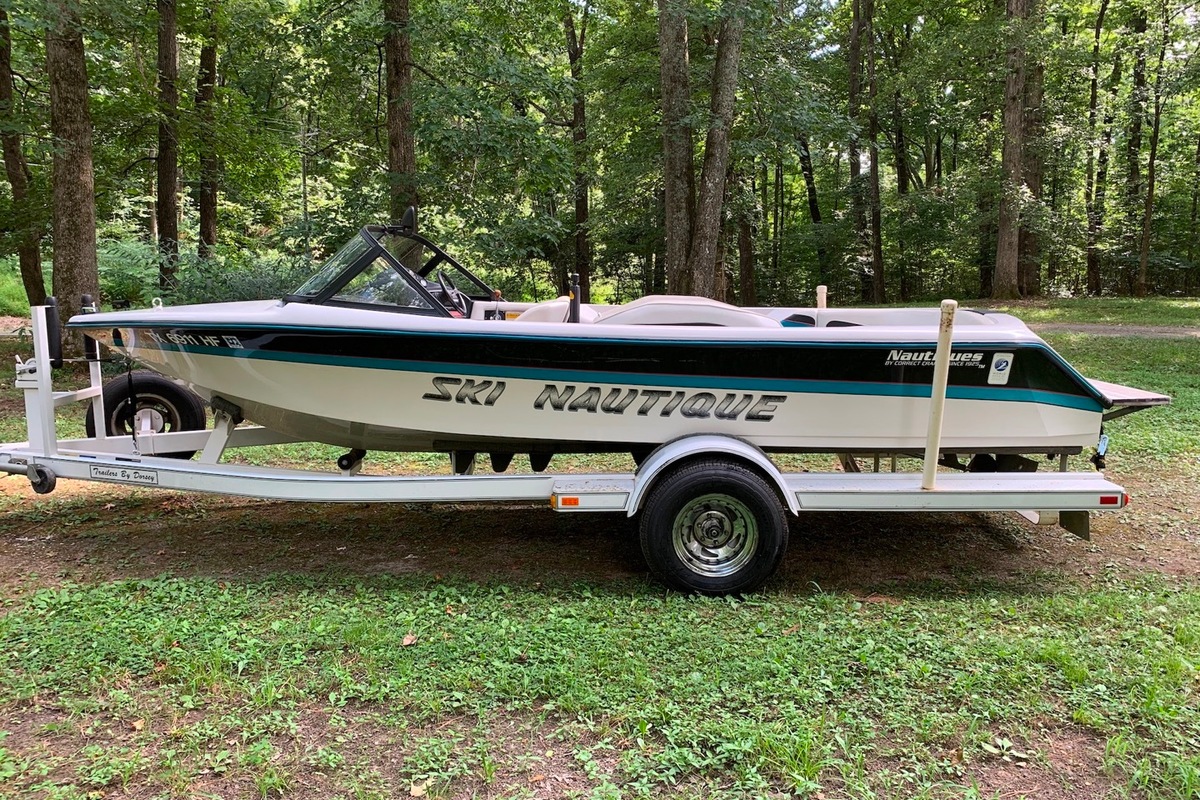 1994 Nautique Ski Nautique 196 - closed bow in Heber Springs, AR