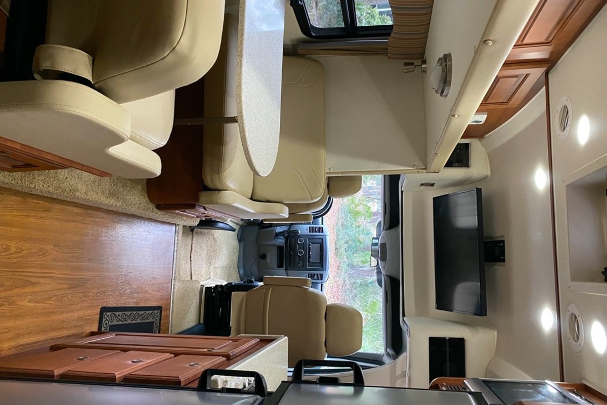 2013 Coach House Platinum II 241 XL Premium Package in Beaufort, SC