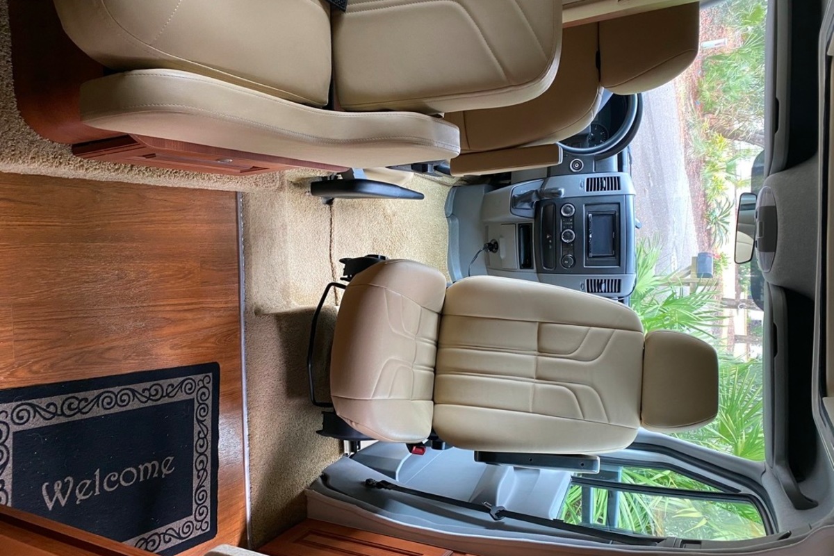 2013 Coach House Platinum II 241 XL Premium Package in Beaufort, SC