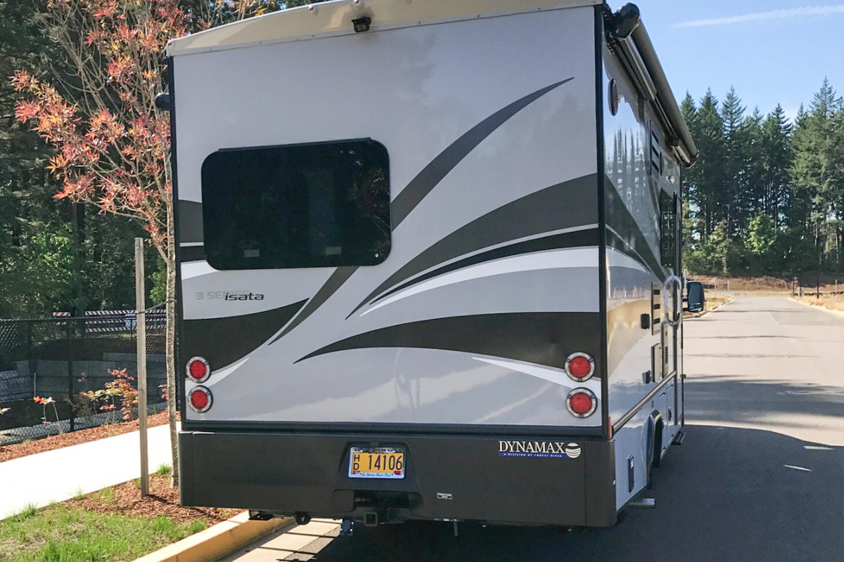 2017 Dynamax Corp Isata 3 24FW in Happy Valley, OR