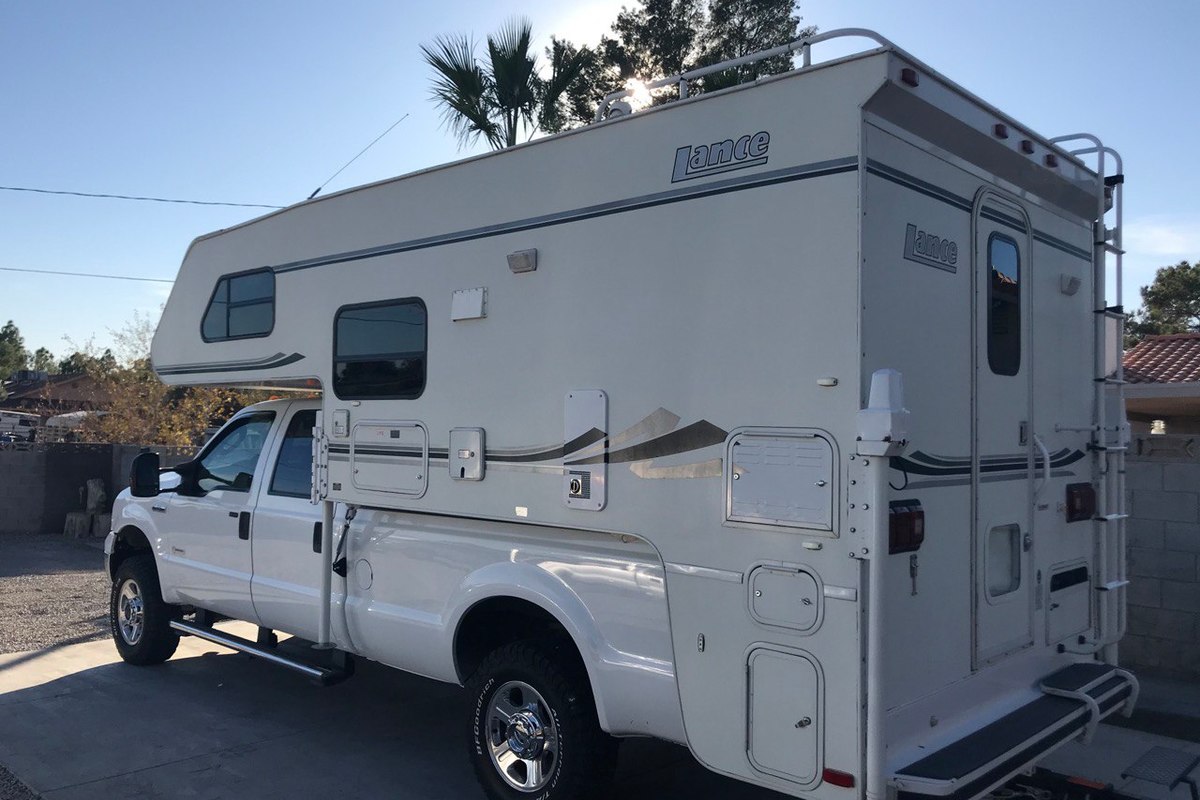 2000 Lance 1061 in Las Vegas, NV