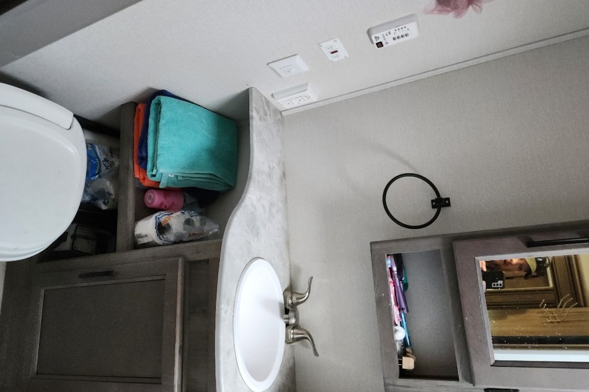 2021 Coachmen Apex 300 BHS in Halifax, PA