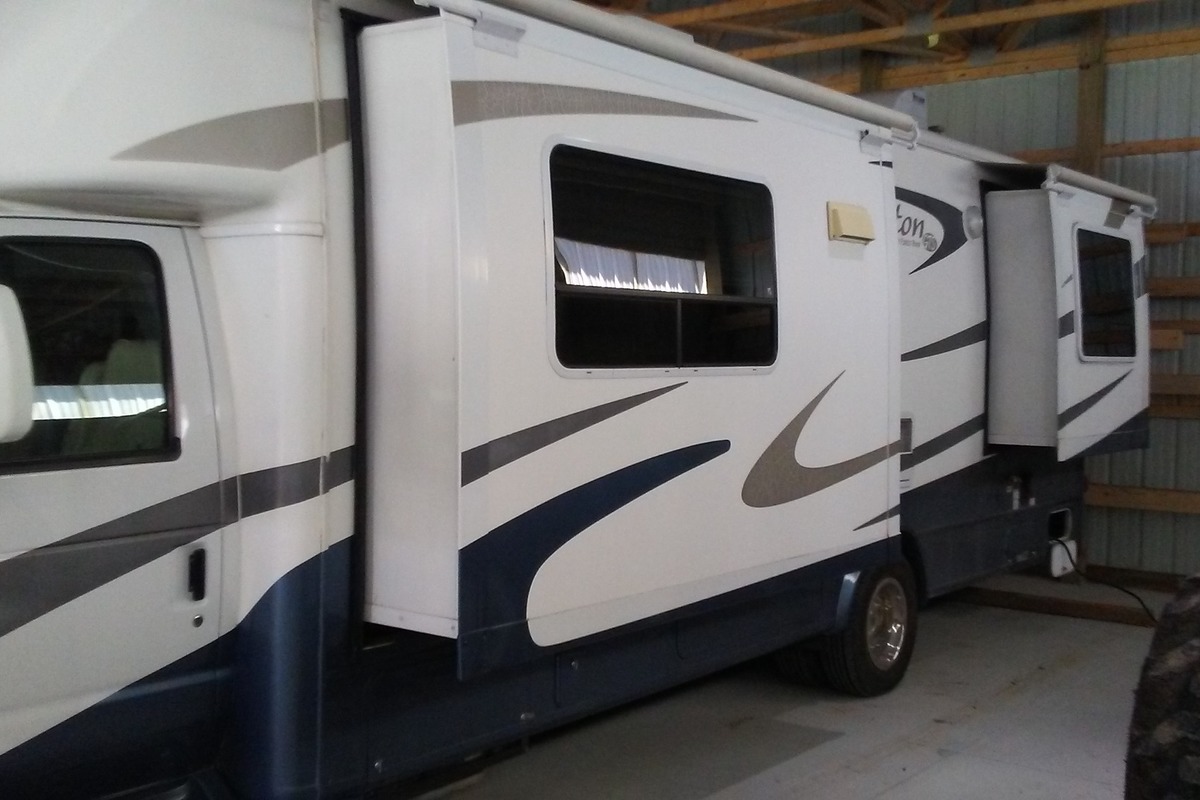 2008 Forest River Lexington 283 GTS in Gaylord, MI