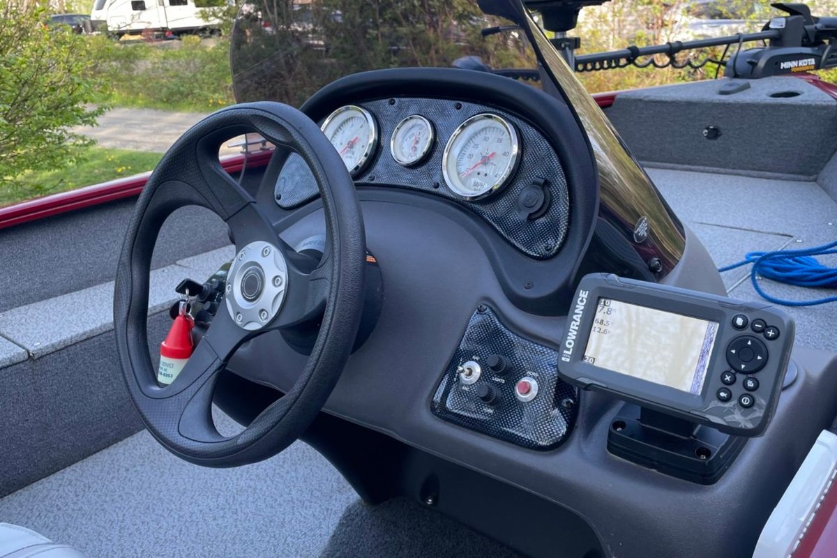 2019 Tracker Super Guide V-16 SC in Thomaston, ME