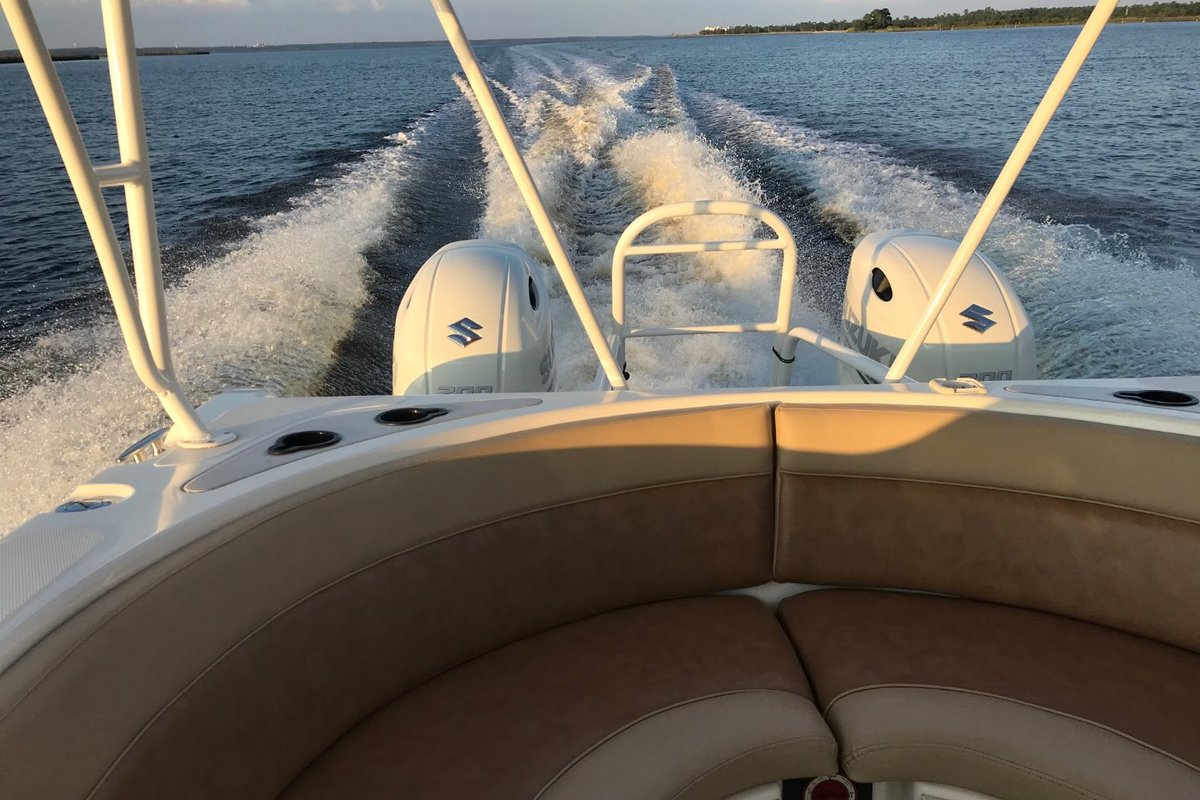 2000 World Cat 266 Leisure Cat in Bay St Louis, MS