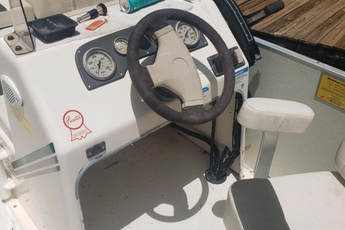 2013 Fiesta Marine Sunray Fish N' Fun Deluxe in Walterboro, SC