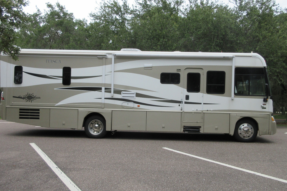 2007 SUNCRUISER WORKHORSE W24 35L ITASCA in Largo, FL
