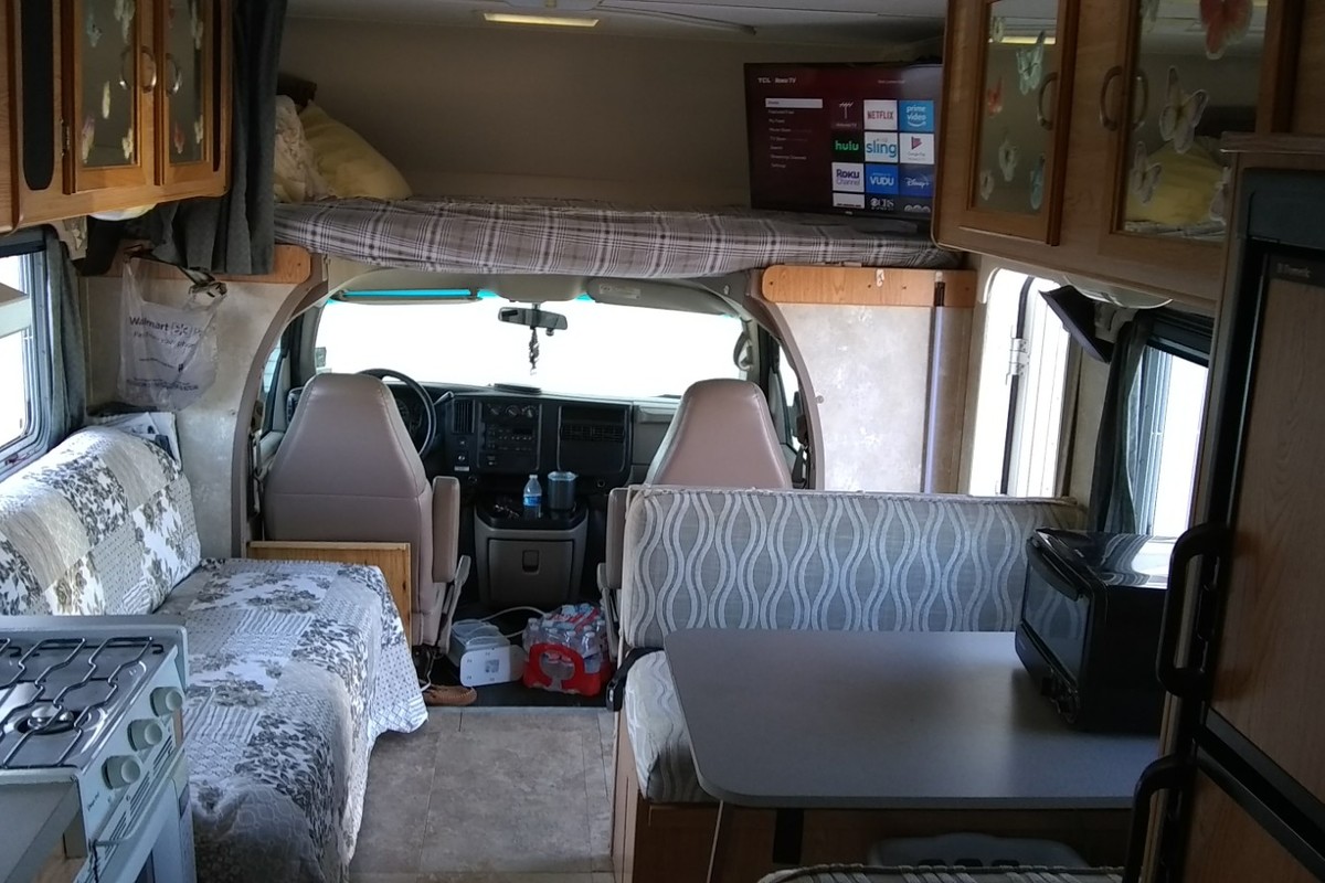 2005 Coachmen Freedom Express M-258DB in Diamondhead, MS