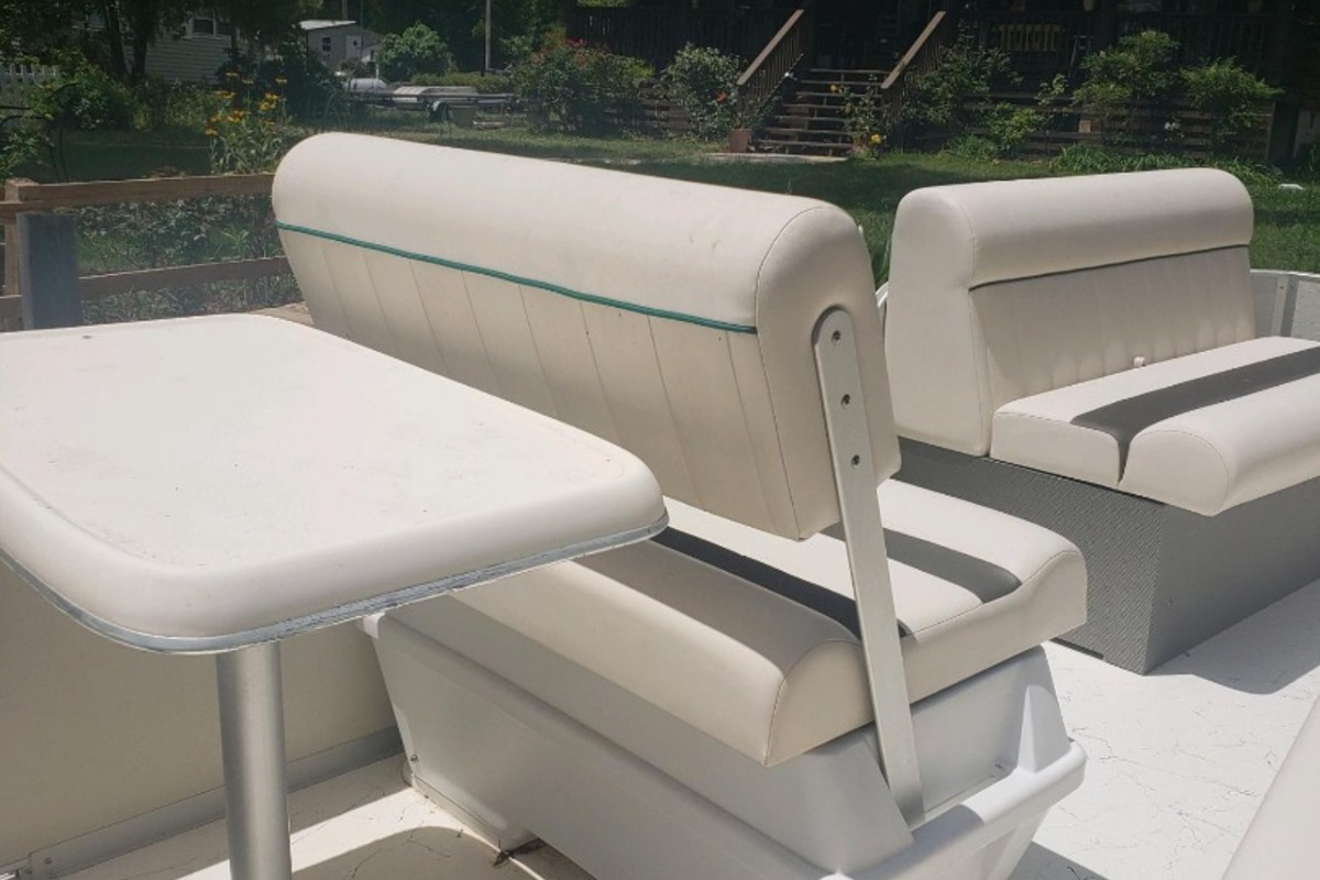 2013 Fiesta Marine Sunray Fish N' Fun Deluxe in Walterboro, SC