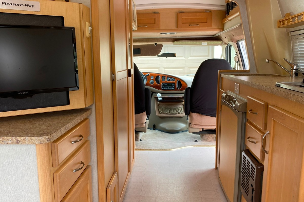 2004 PLEASURE WAY EXCEL RD in North Port, FL