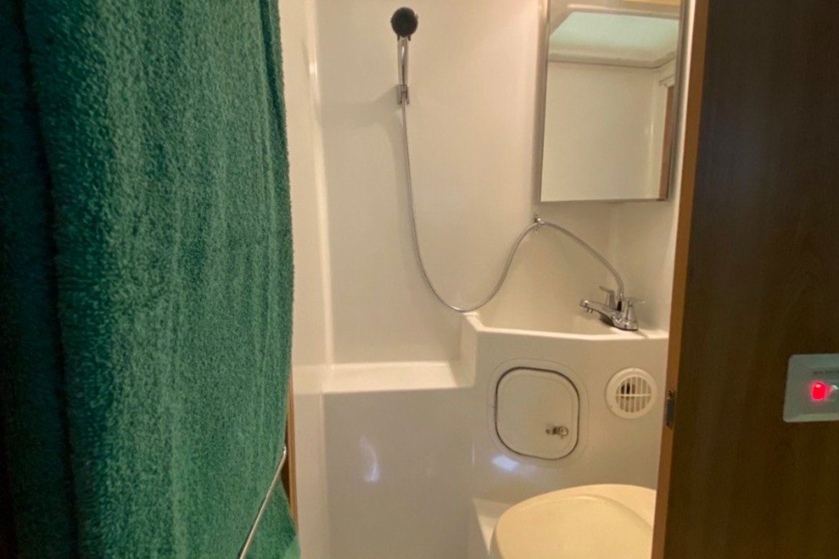 2000 Lance 1061 in Las Vegas, NV