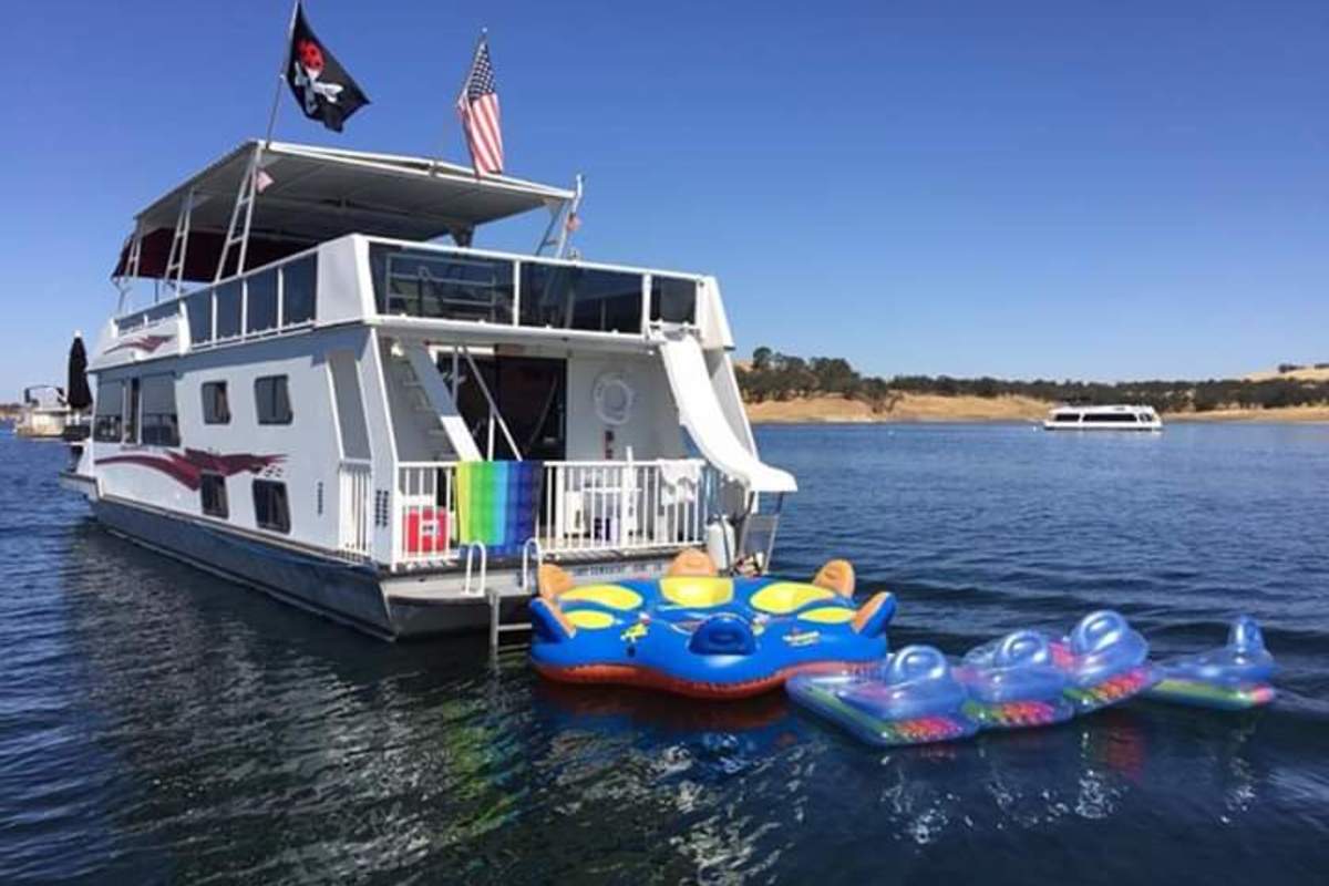 1998 Forever Resort houseboat Stargazer in Oakhurst, CA