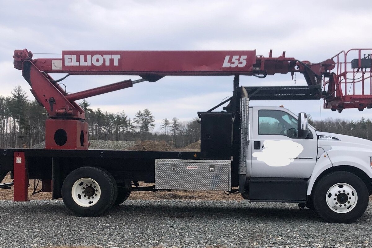 2017 Ford F650 Elliott L55 in Brentwood, NH