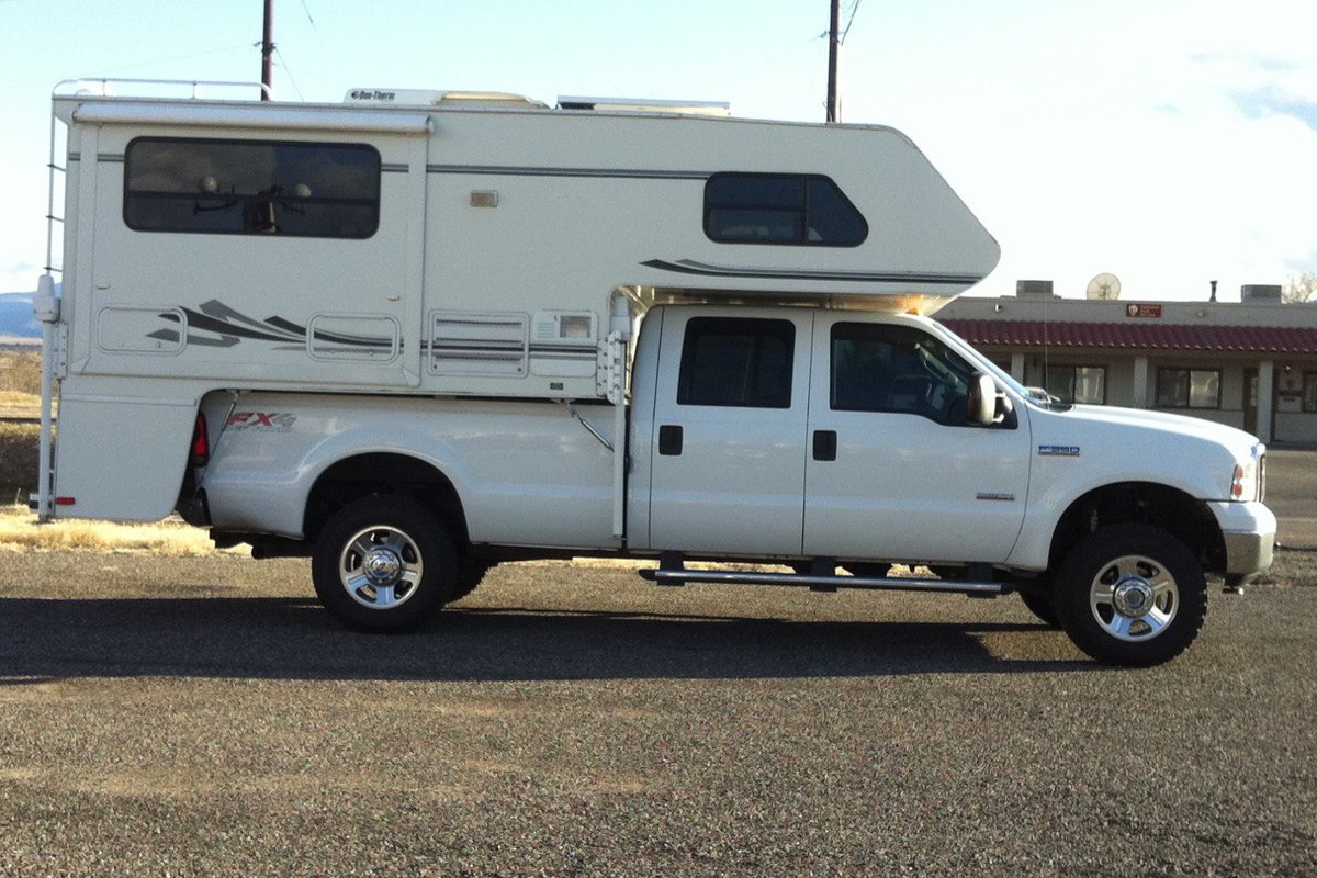 2000 Lance 1061 in Las Vegas, NV