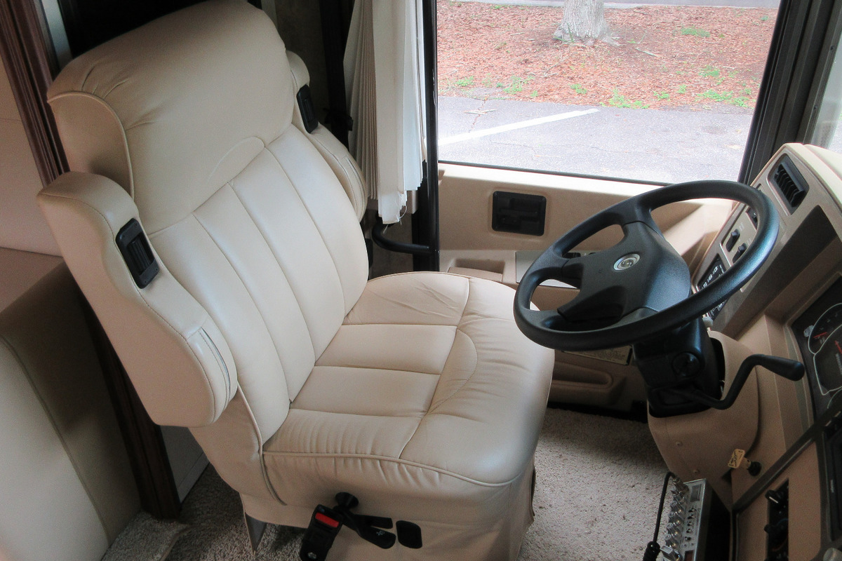 2007 SUNCRUISER WORKHORSE W24 35L ITASCA in Largo, FL