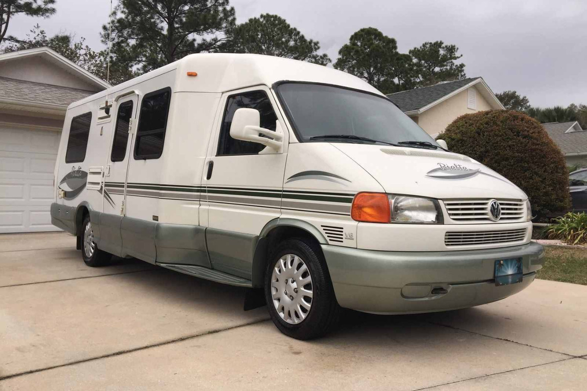 2002 Winnebago Rialta 22HD in Lake Elsinore, CA