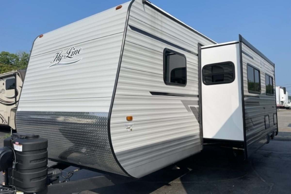 2024 HL ENTERPRISE HYLINE 28FB GREY in Manchester, TN