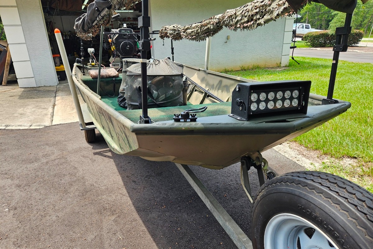 1999 OSB John Boat in Citrus Springs, FL