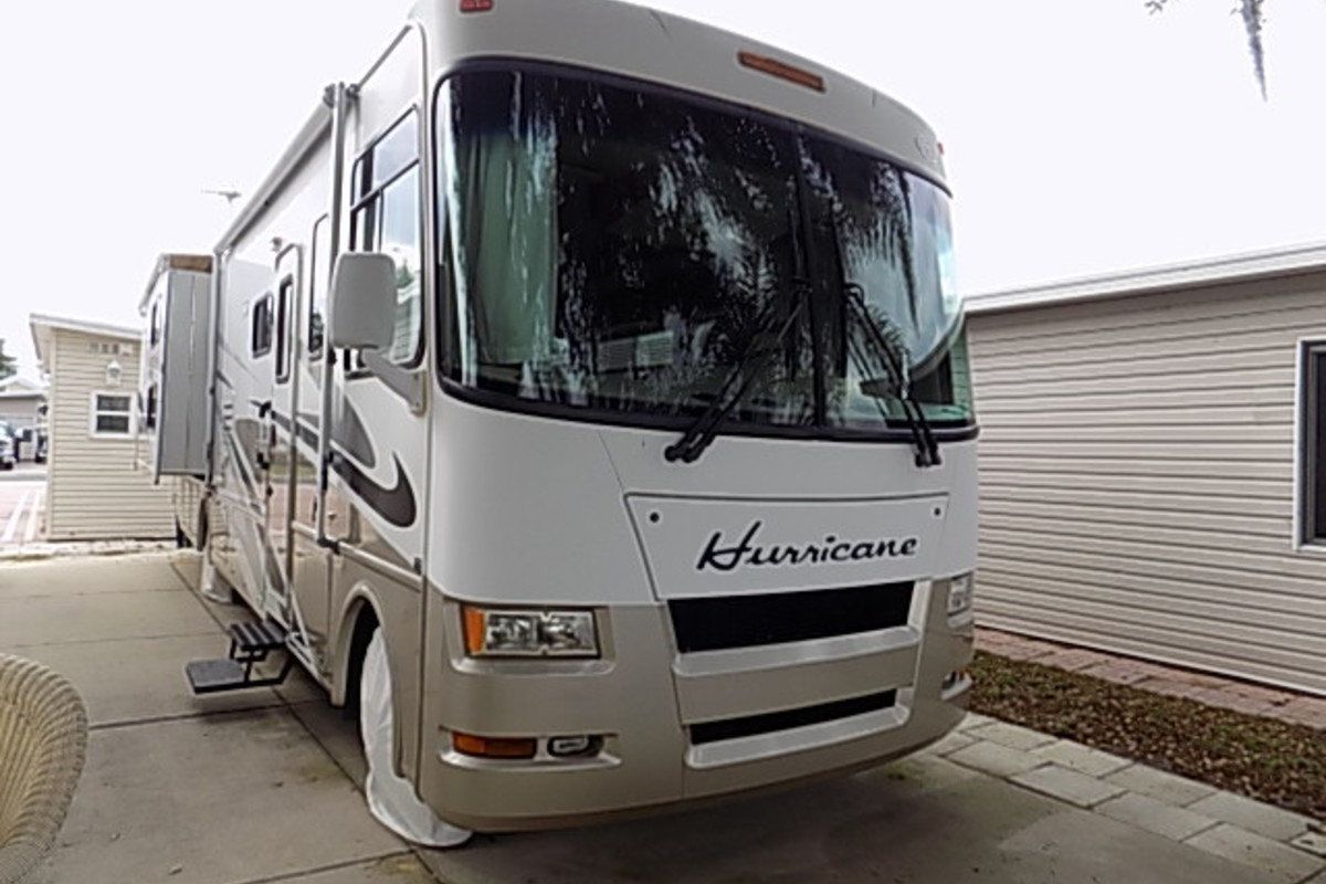 2007 Four Winds Hurricane 34B in Zephyrhills, FL