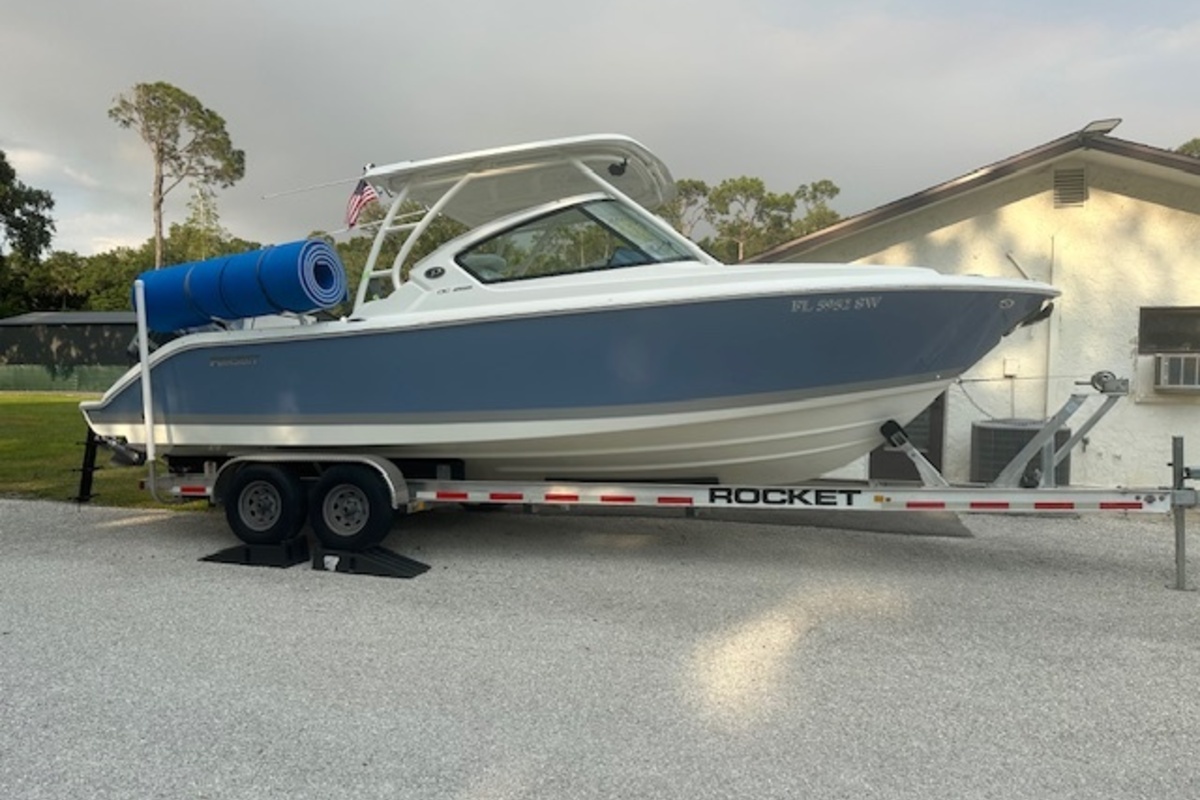 2021 Pursuit DC 266 in Naples, FL