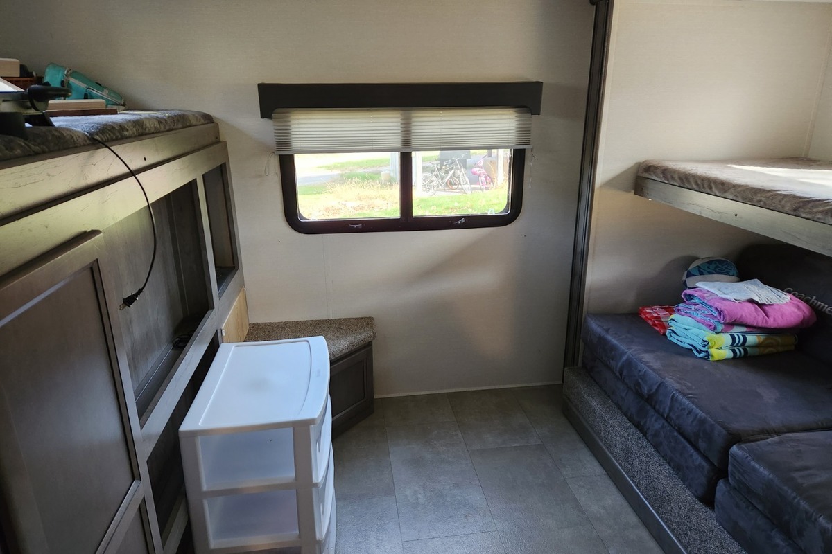 2021 Coachmen Apex 300 BHS in Halifax, PA