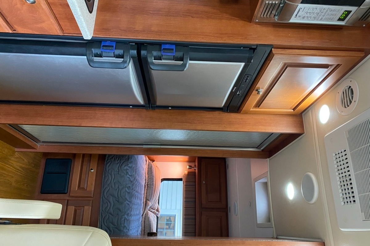 2013 Coach House Platinum II 241 XL Premium Package in Beaufort, SC