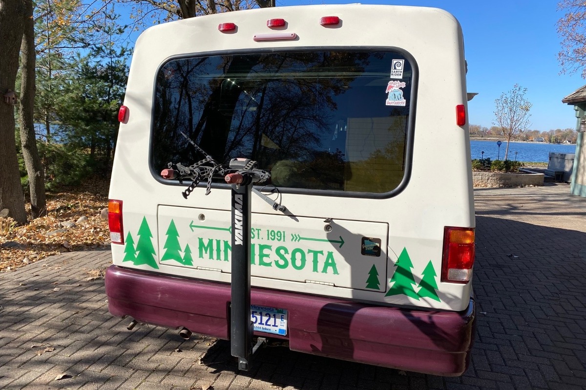 2000 Winnebago Rialta 22FD in Deephaven, MN