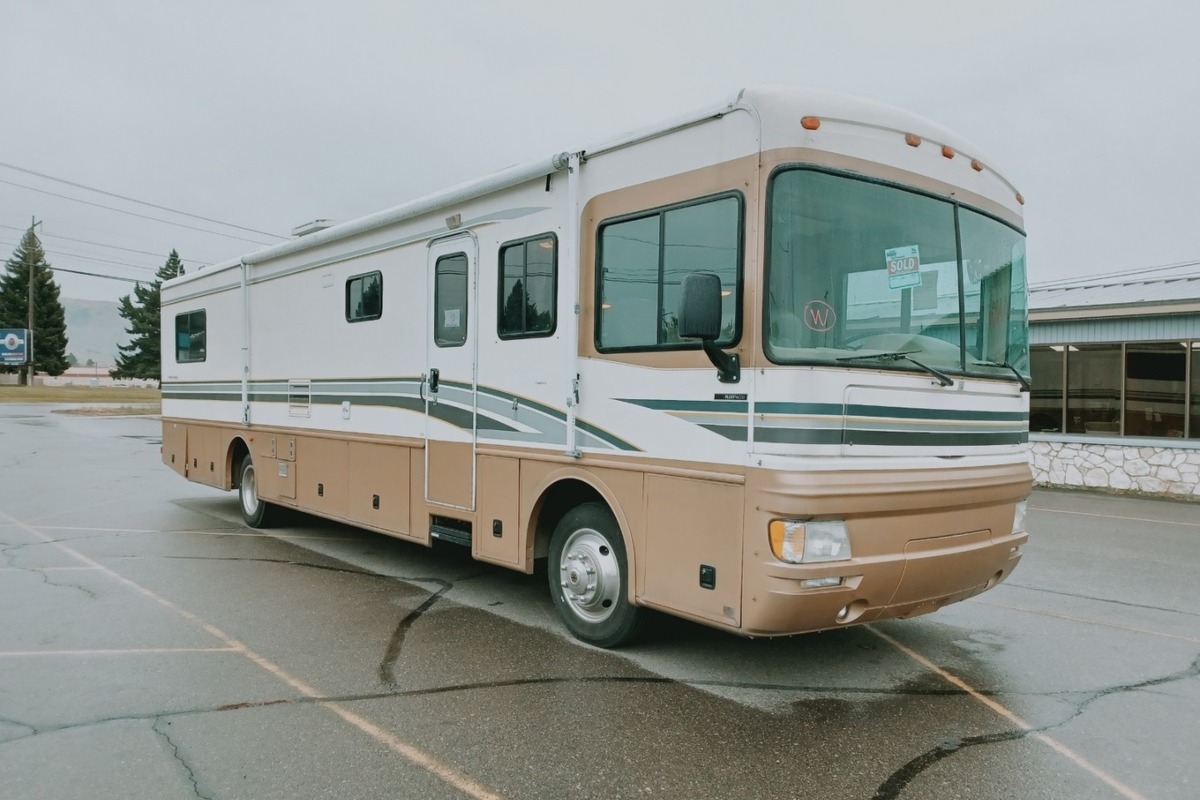 1999 fleetwood bounder 39z in Killeen, TX