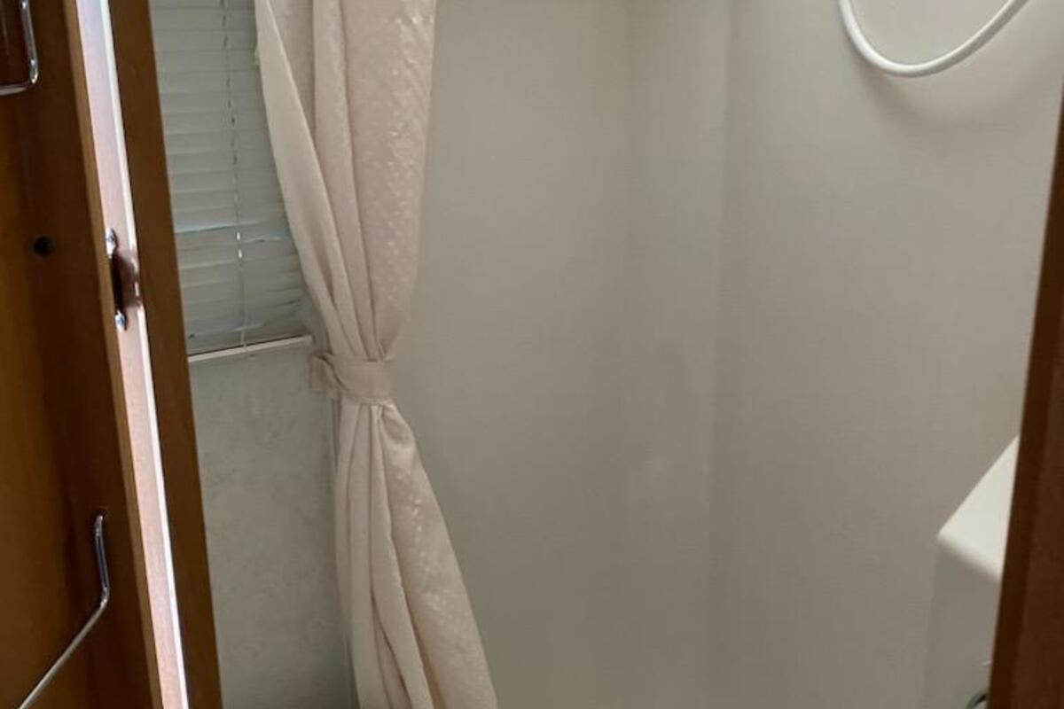 2003 Lance 1030 10' 11" in Canyon Lake, TX