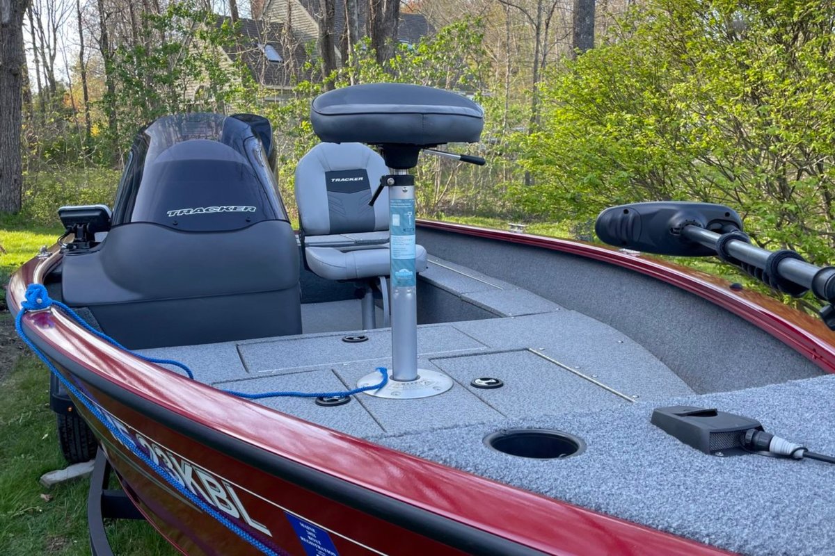 2019 Tracker Super Guide V-16 SC in Thomaston, ME