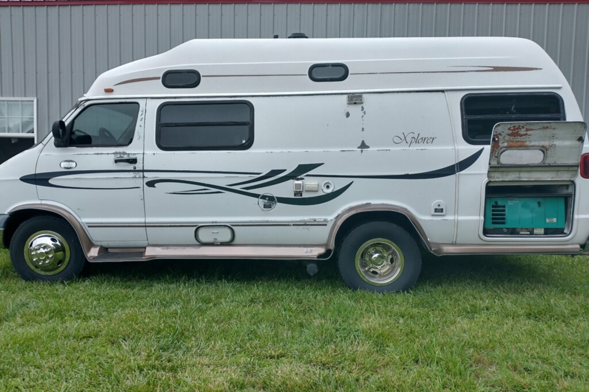 2000 Dodge Xplorer Wide body in Cottage Grove, TN
