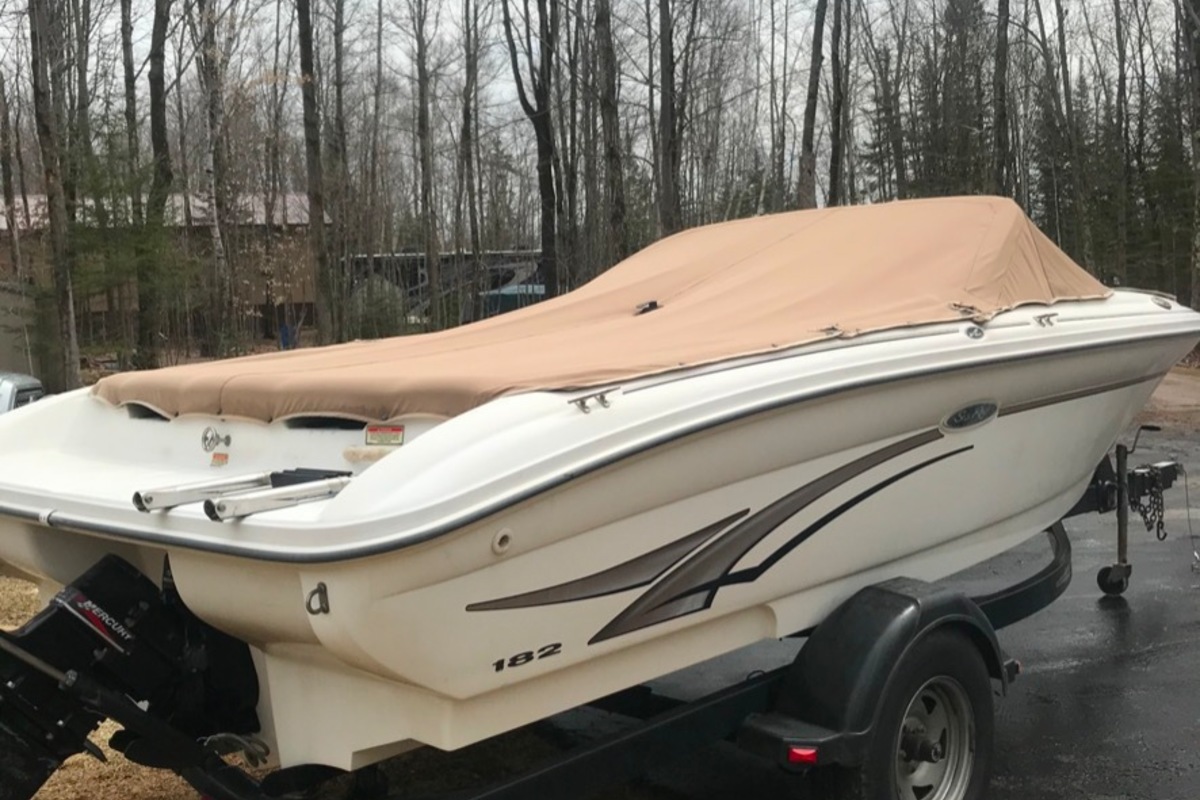 2003 Sea Ray 182 Bow Rider in Bellevue, WI
