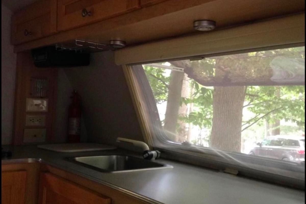 2006 Dutchman Tab T16 Yellow in Montgomery, NY