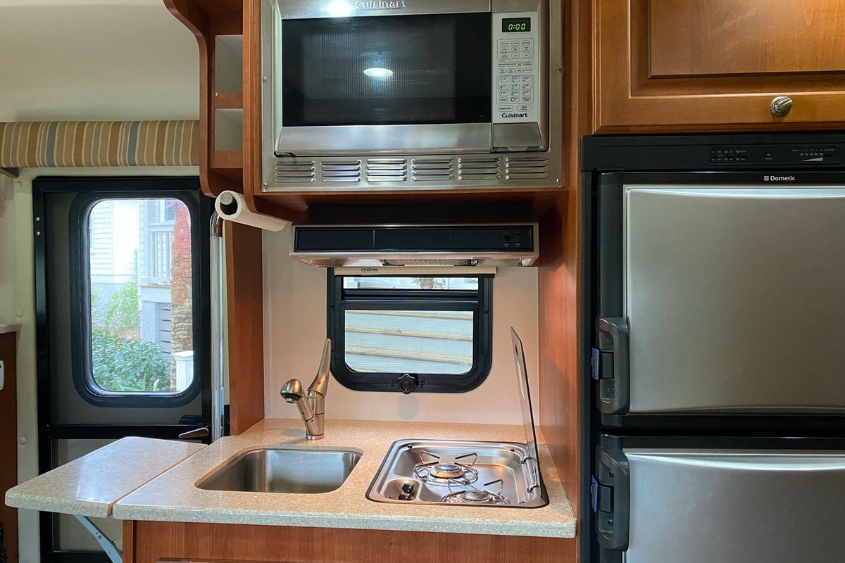 2013 Coach House Platinum II 241 XL Premium Package in Beaufort, SC