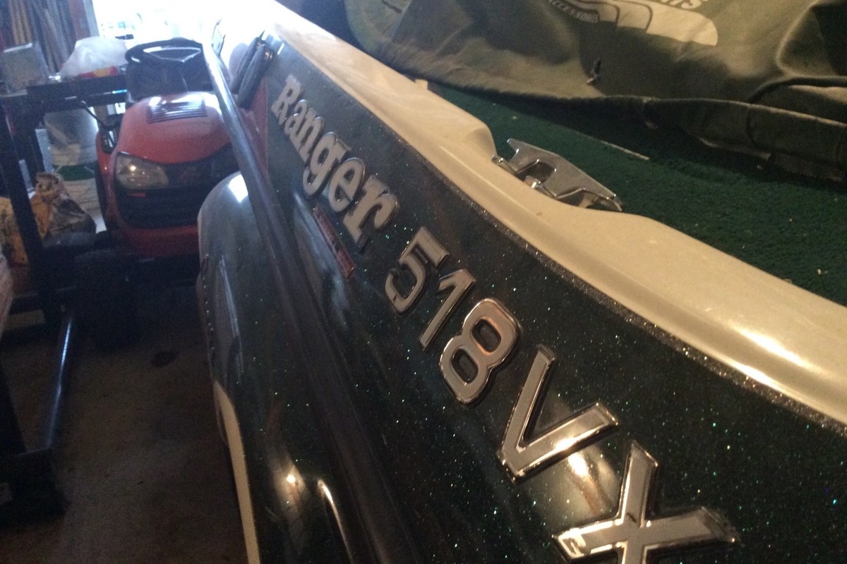 2001 Ranger 518 DVX in Rochester, MN