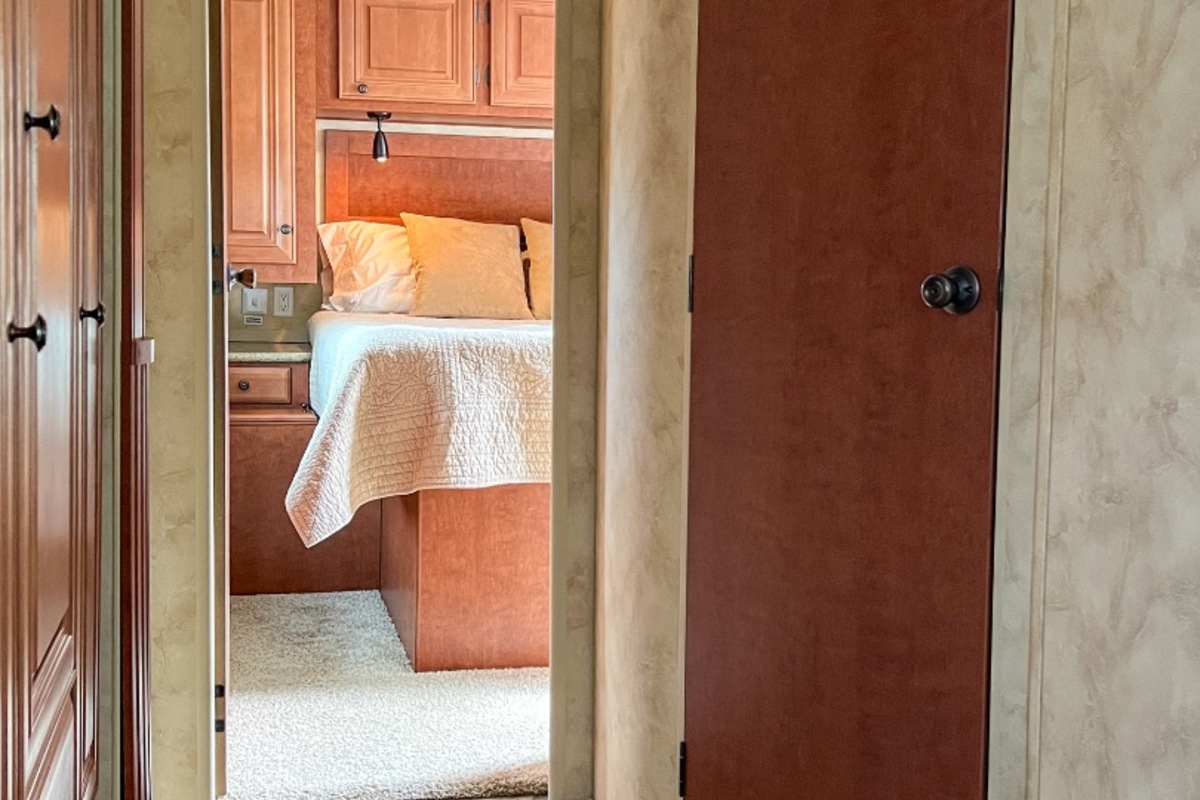 2013 Arctic Fox 25W in Missoula, MT