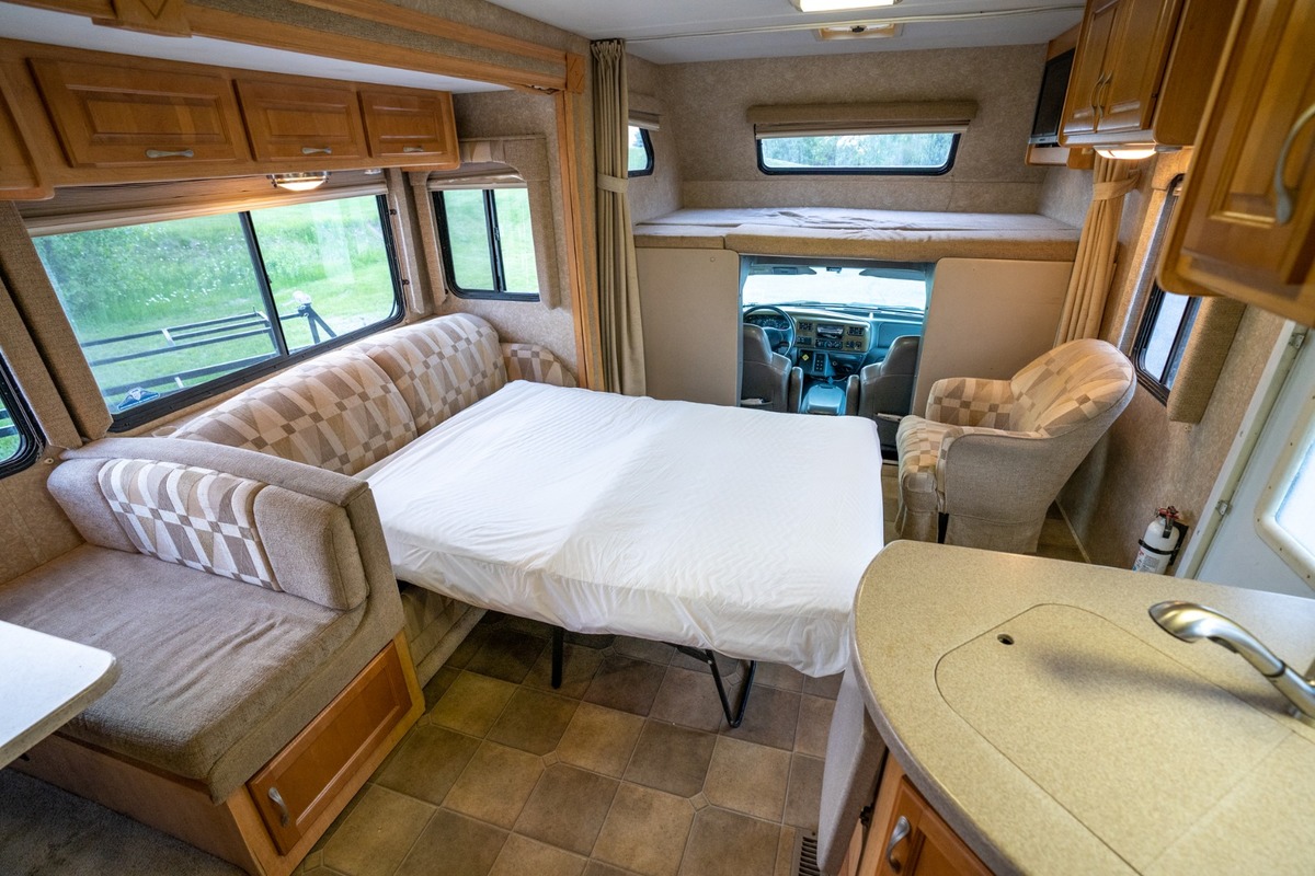 2006 Thor Motor Coach Fun Mover 39D in Prior Lake, MN