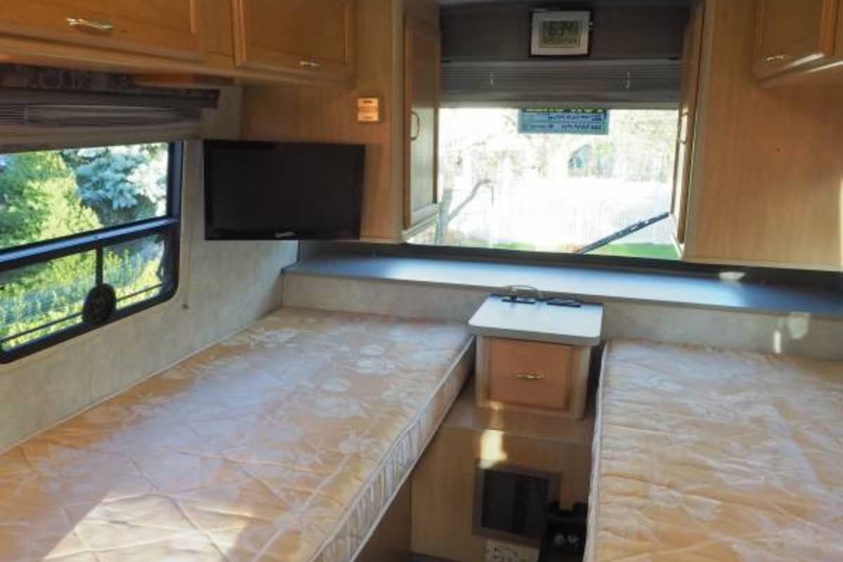 1999 Winnebago RIALTA FD TWIN in Lake Elsinore, CA