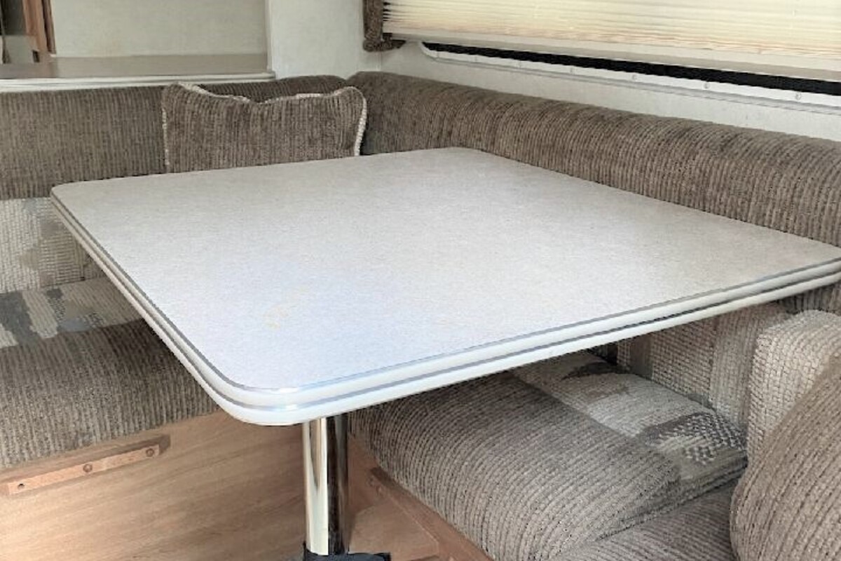 2003 Lance 1030 10' 11" in Canyon Lake, TX