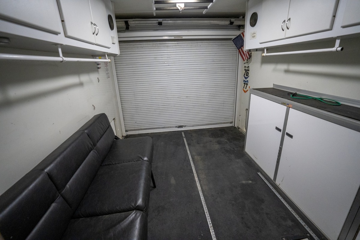 2006 Thor Motor Coach Fun Mover 39D in Prior Lake, MN