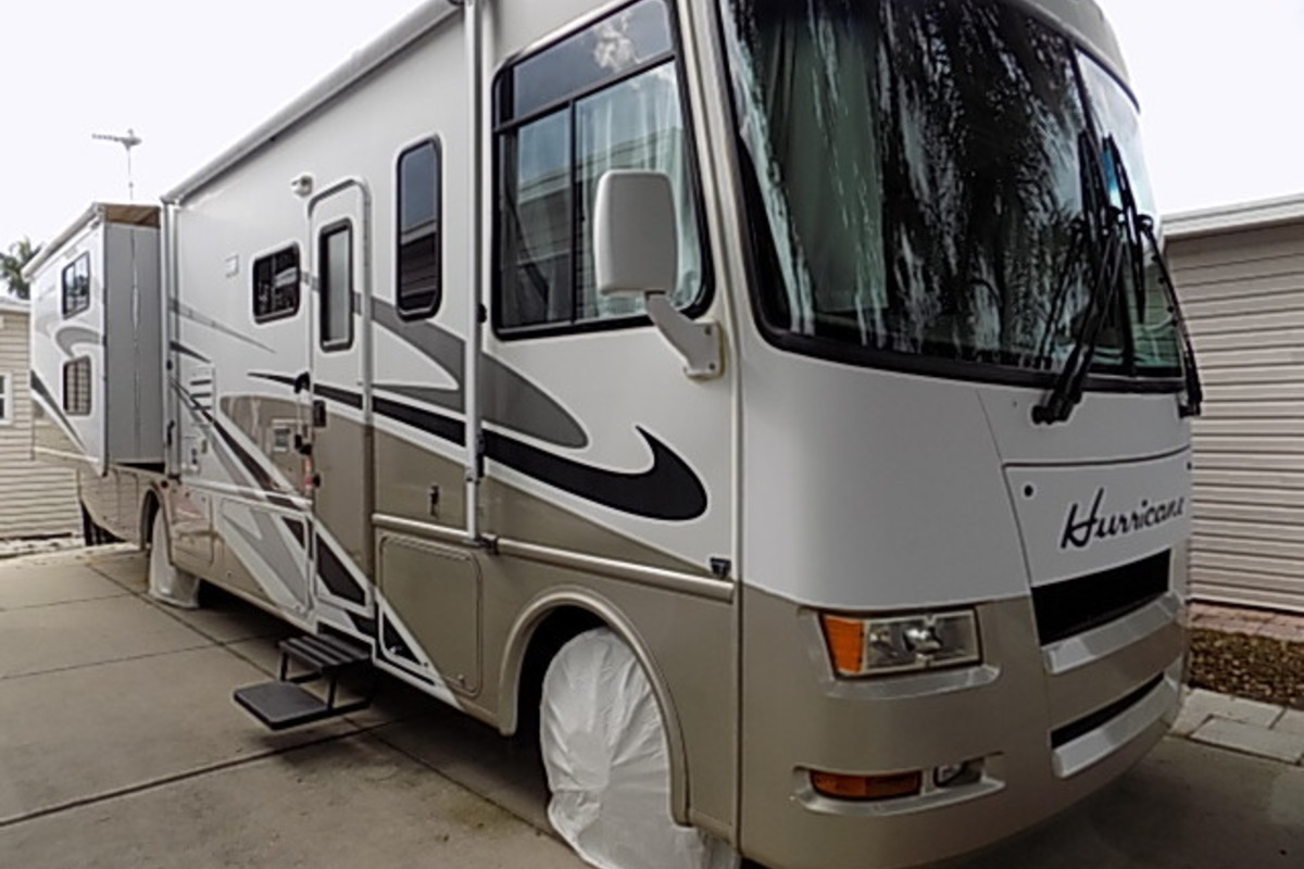 2007 Four Winds Hurricane 34B in Zephyrhills, FL