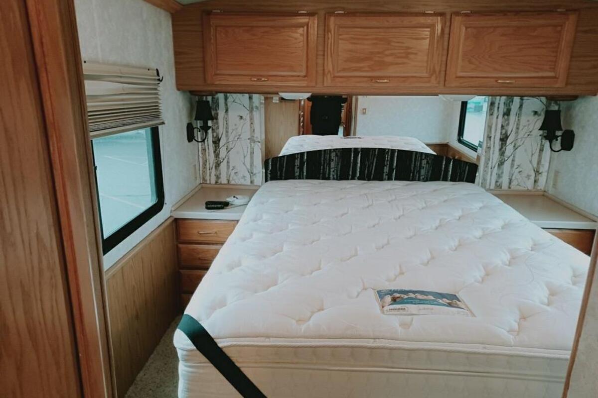 1999 fleetwood bounder 39z in Killeen, TX