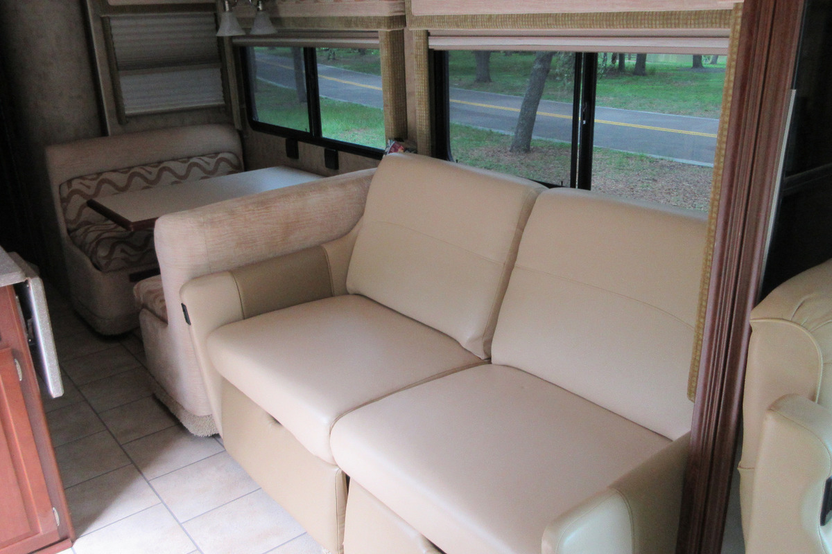 2007 SUNCRUISER WORKHORSE W24 35L ITASCA in Largo, FL