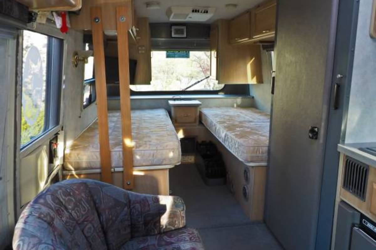 1999 Winnebago RIALTA FD TWIN in Lake Elsinore, CA